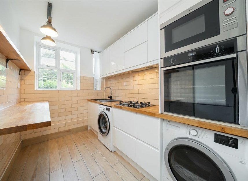 Flat for sale in Colney Hatch Lane, London, N10 (Ref 250468) | Dexters