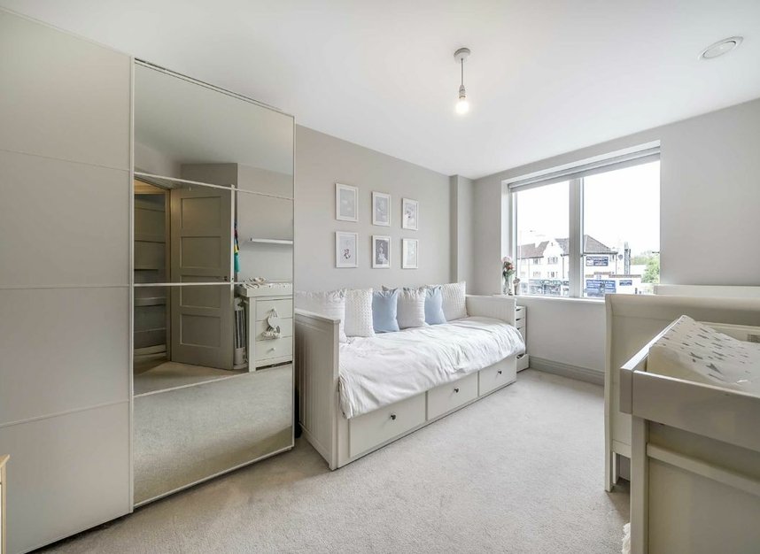 Flat for sale in Ellerton Road, Surbiton, KT6 (Ref 244047) | Dexters