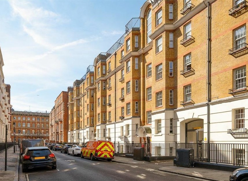Flat for sale in Huntley Street, London, WC1E (Ref 254190) | Dexters