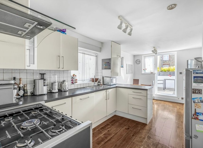 Flat for sale in Ingelow Road, London, SW8 (Ref 249076) | Dexters