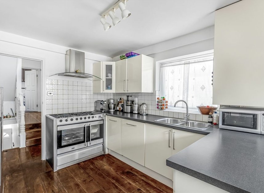 Flat for sale in Ingelow Road, London, SW8 (Ref 249076) | Dexters