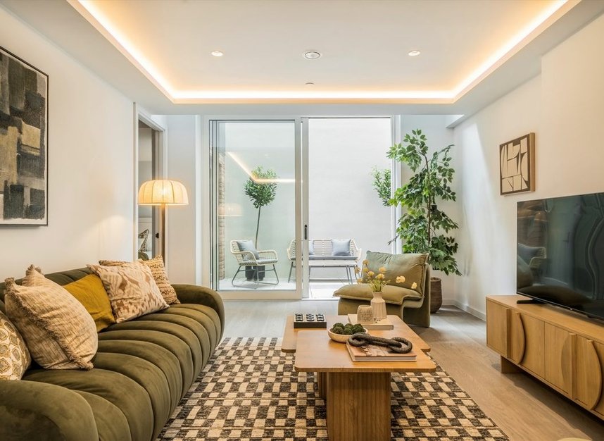 Flat for sale in Lamb Lane, London, E8 (Ref 254444) | Dexters