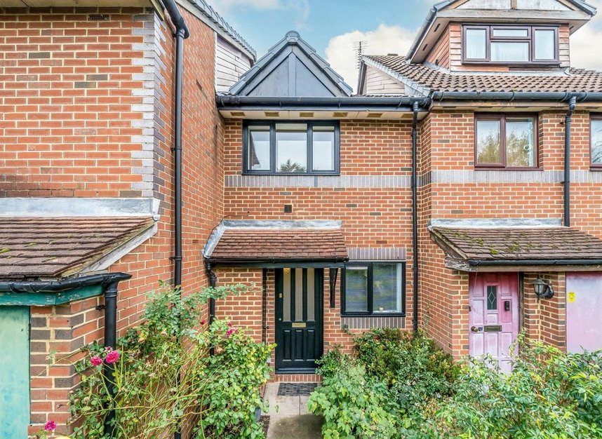 House - semi-detached for sale in Oak Lane, Isleworth, TW7 (Ref 261973 ...