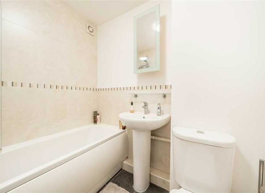 Flat for sale in Pages Walk, London, SE1 (Ref 252057) | Dexters
