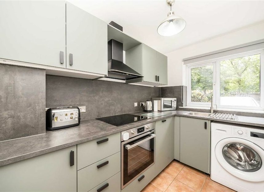 Flat for sale in Pages Walk, London, SE1 (Ref 252057) | Dexters