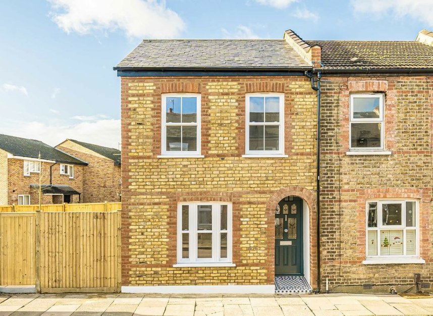 House - end of terrace for sale in Warwick Road, Twickenham, TW2 (Ref 240147) | Dexters