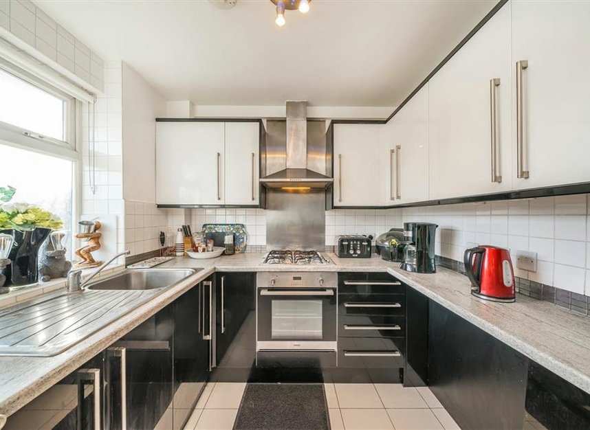 Flat for sale in Warwick Way, London, SW1V (Ref 268112) | Dexters