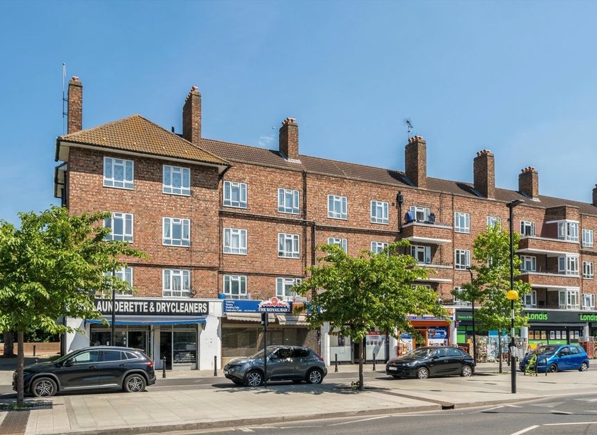 Flat for sale in White City Estate, London, W12 (Ref 250213) | Dexters