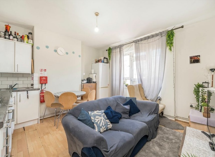 Flat for sale in White City Estate, London, W12 (Ref 250213) | Dexters