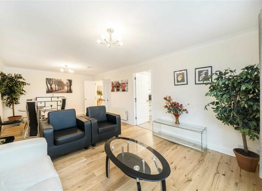 Flat to rent in Gloucester Terrace, London, W2 (Ref 250366) | Dexters