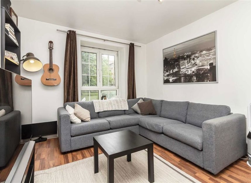 Flat to rent in Reardon Street, London, E1W (Ref 225770) | Dexters