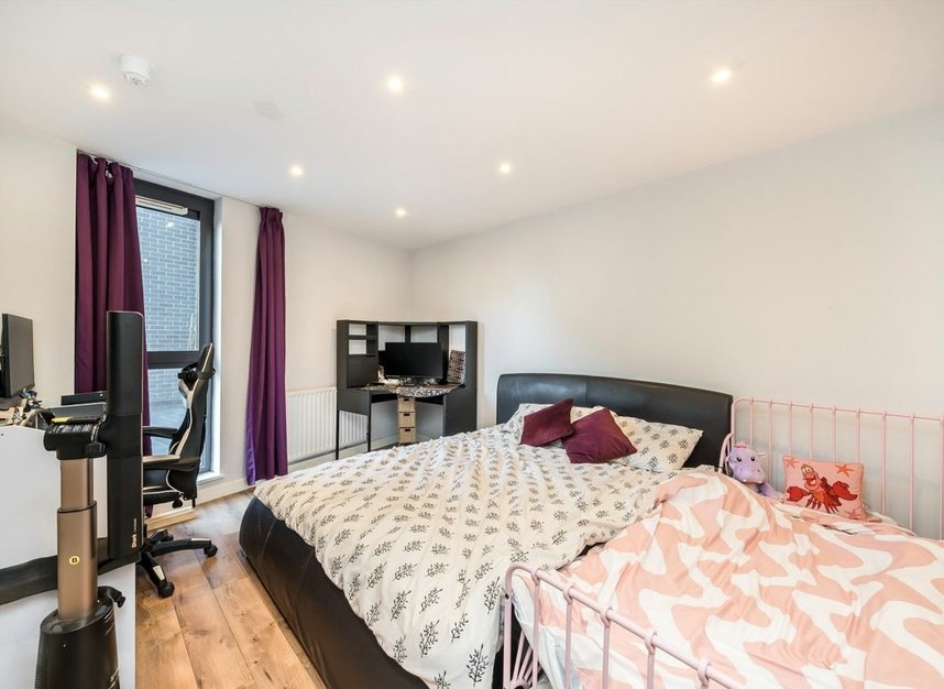 Flat to rent in Taylor Place, London, E3 (Ref 263758) | Dexters