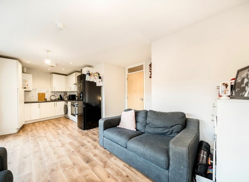 Flat to rent in Taylor Place, London, E3 (Ref 263758) | Dexters