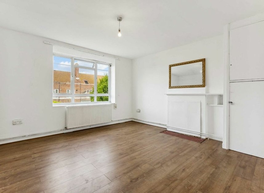Flat to rent in White City Estate, London, W12 (Ref 250556) | Dexters