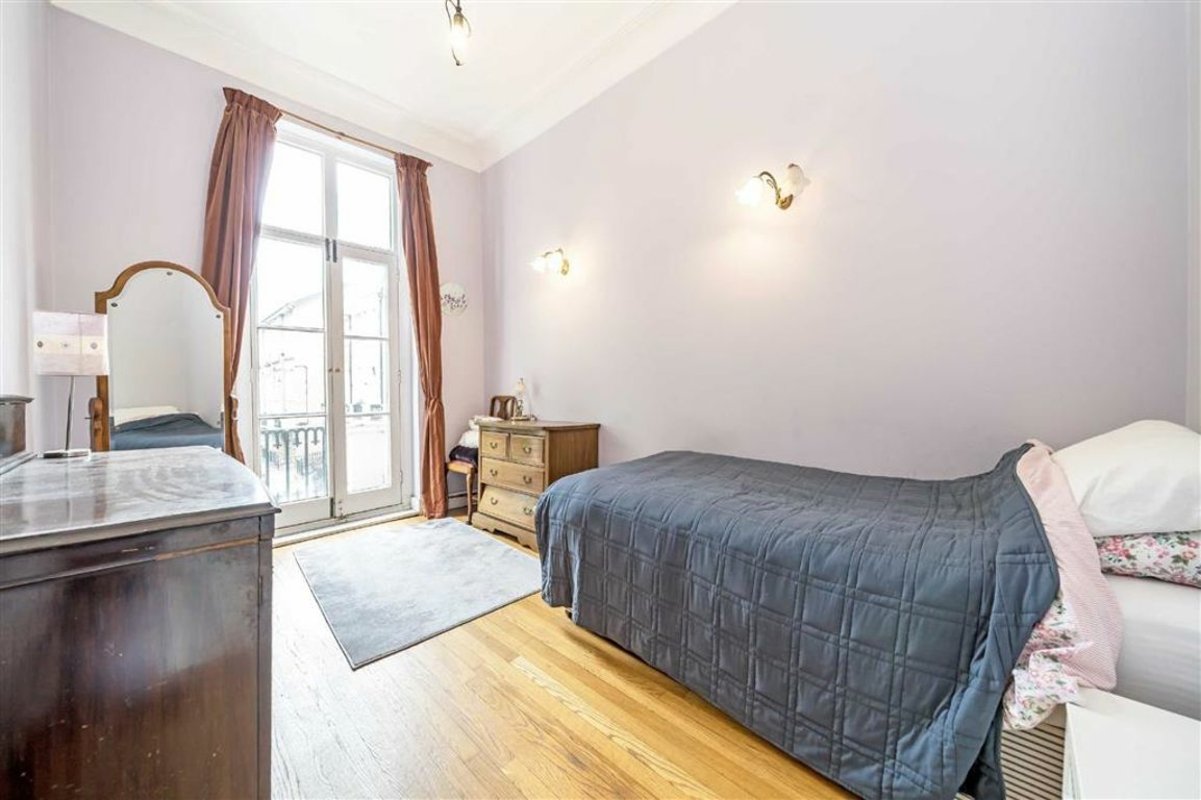 Flat for sale in Gloucester Circus, London, SE10 (Ref 250963) | Dexters