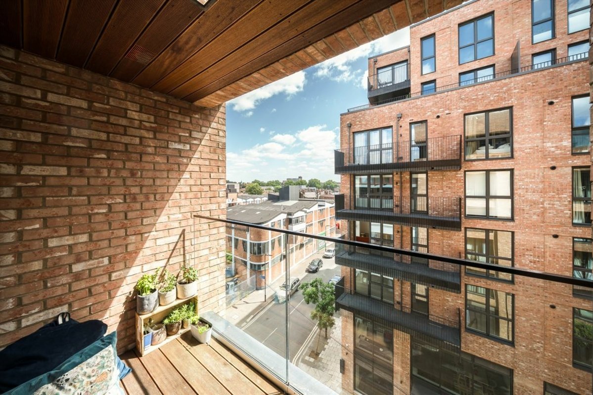 Flat for sale in Mentmore Terrace, London, E8 (Ref 254940) | Dexters