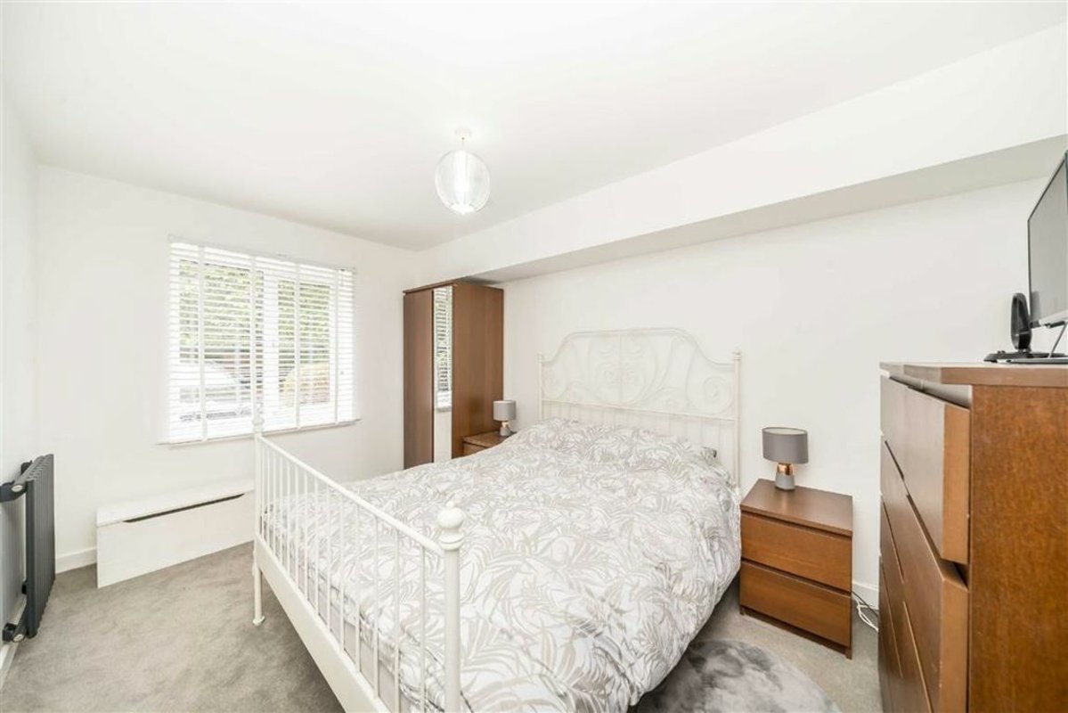 Flat for sale in Pages Walk, London, SE1 (Ref 252057) | Dexters