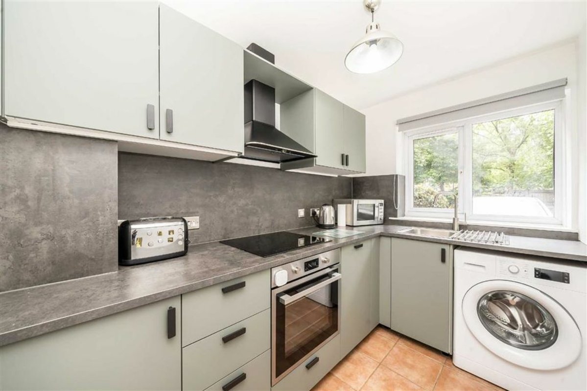 Flat for sale in Pages Walk, London, SE1 (Ref 252057) | Dexters