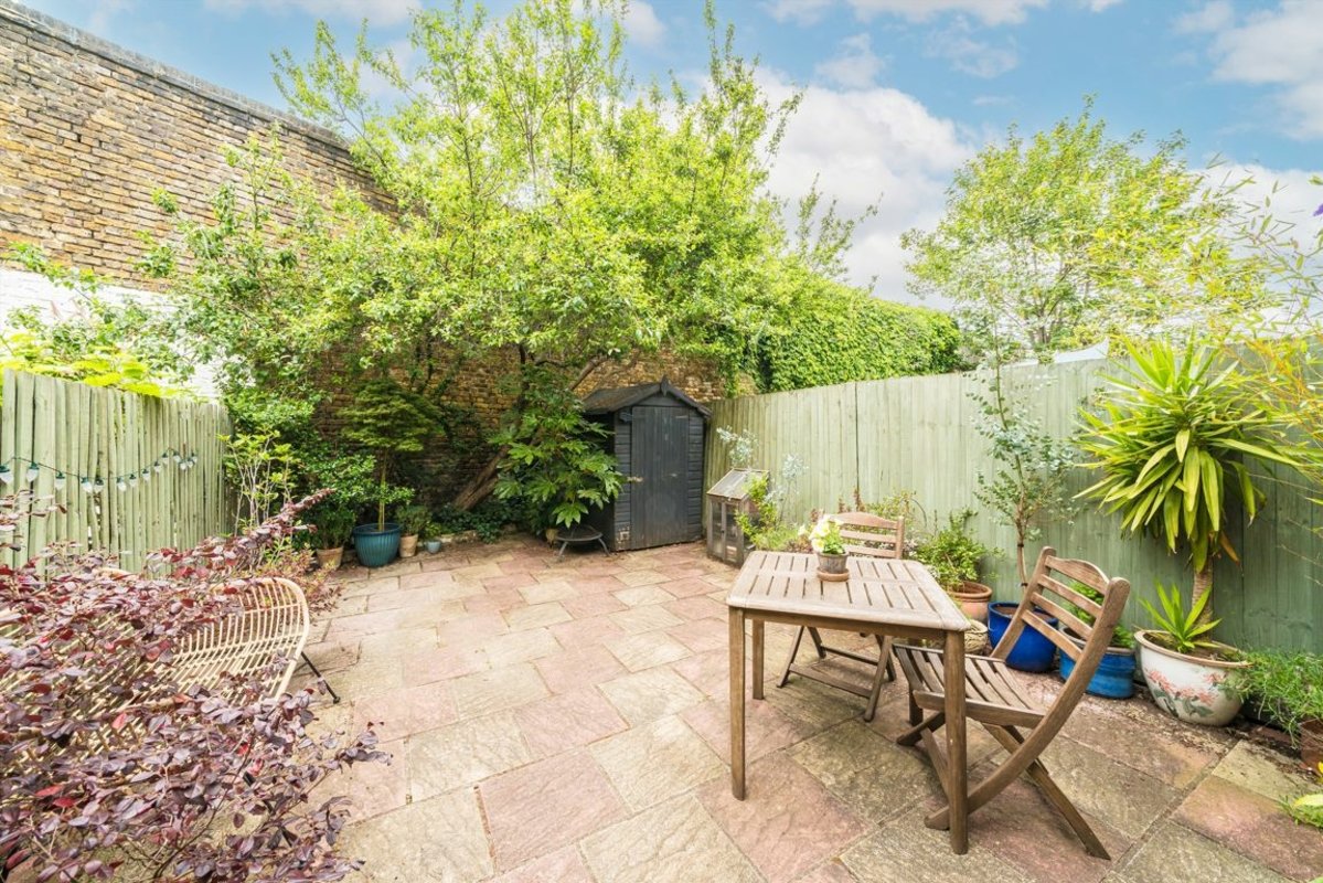 Flat for sale in St. Cyprians Street, London, SW17 (Ref 251938) | Dexters