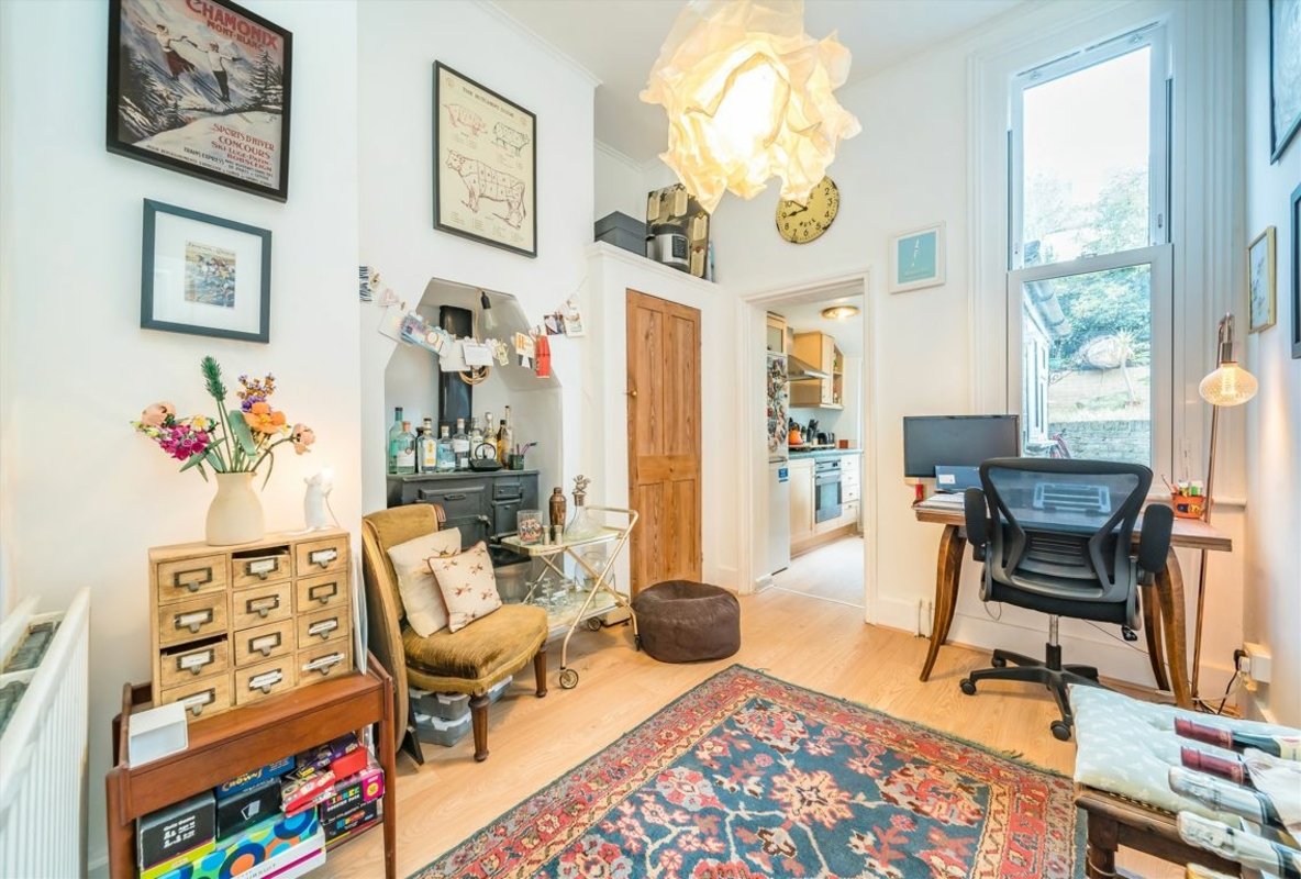 Flat for sale in Woodside, London, SW19 (Ref 255129) | Dexters