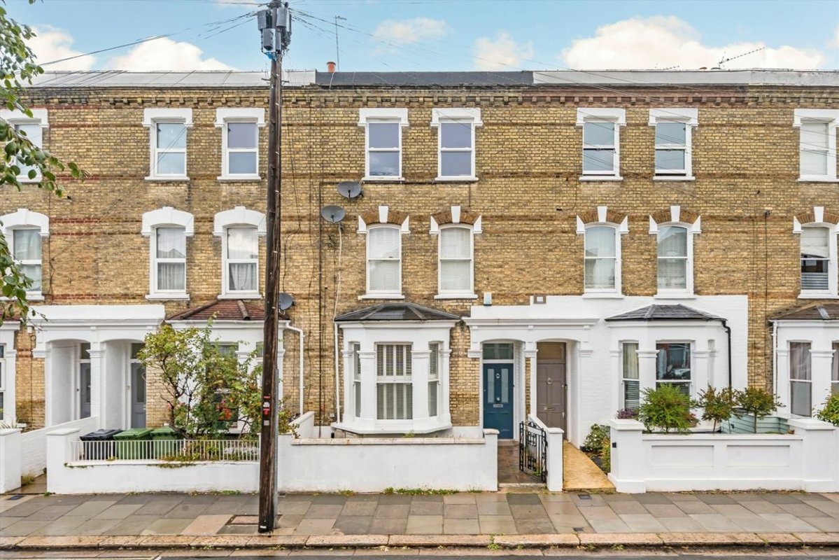 Flat to rent in Bishops Road, London, SW6 (Ref 257478) | Dexters