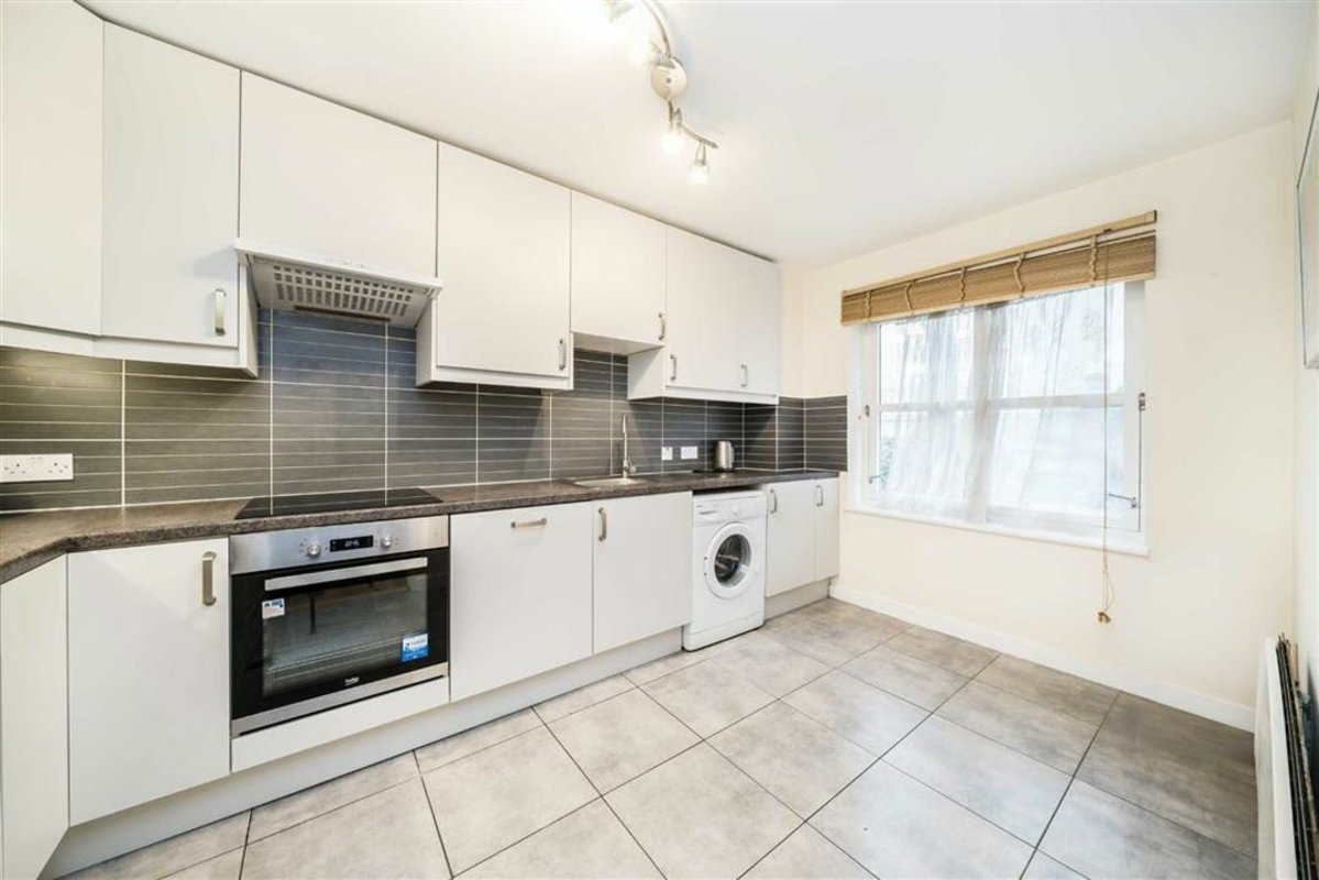 Flat to rent in Gloucester Terrace, London, W2 (Ref 250366) | Dexters
