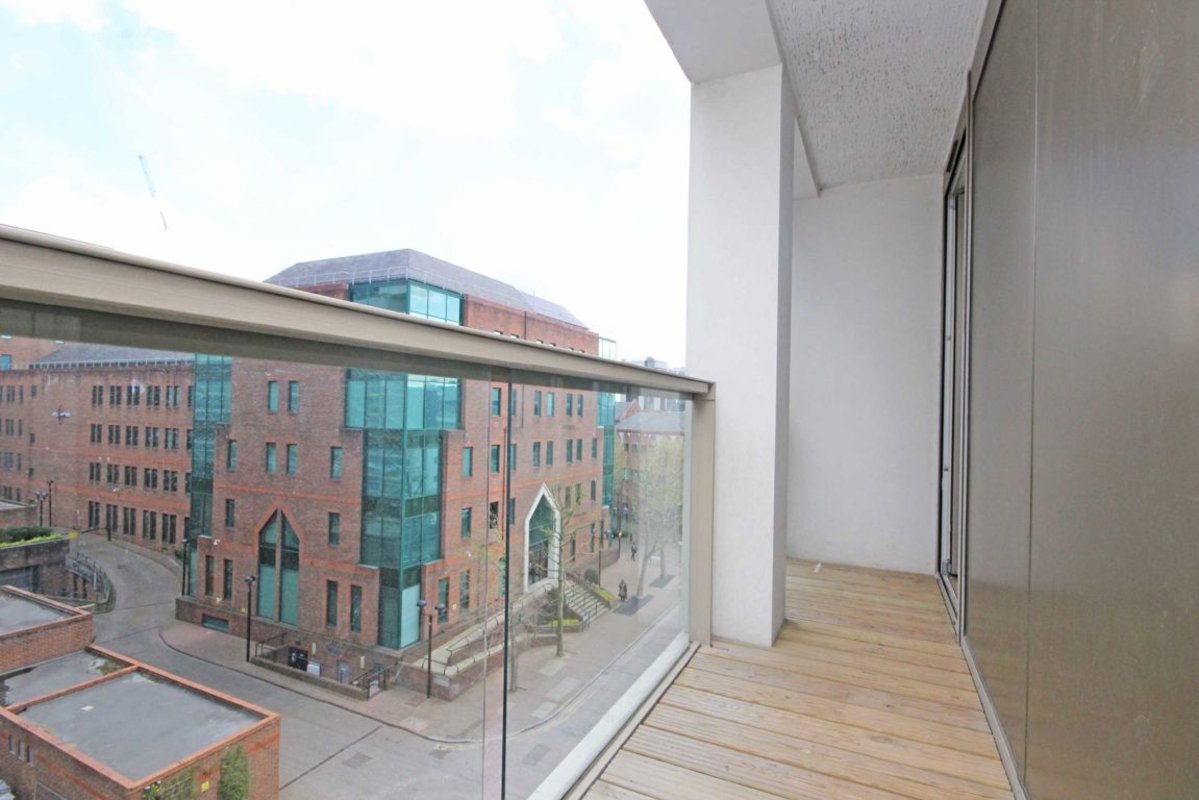 Flat to rent in Millharbour, London, E14 (Ref 270631) | Dexters