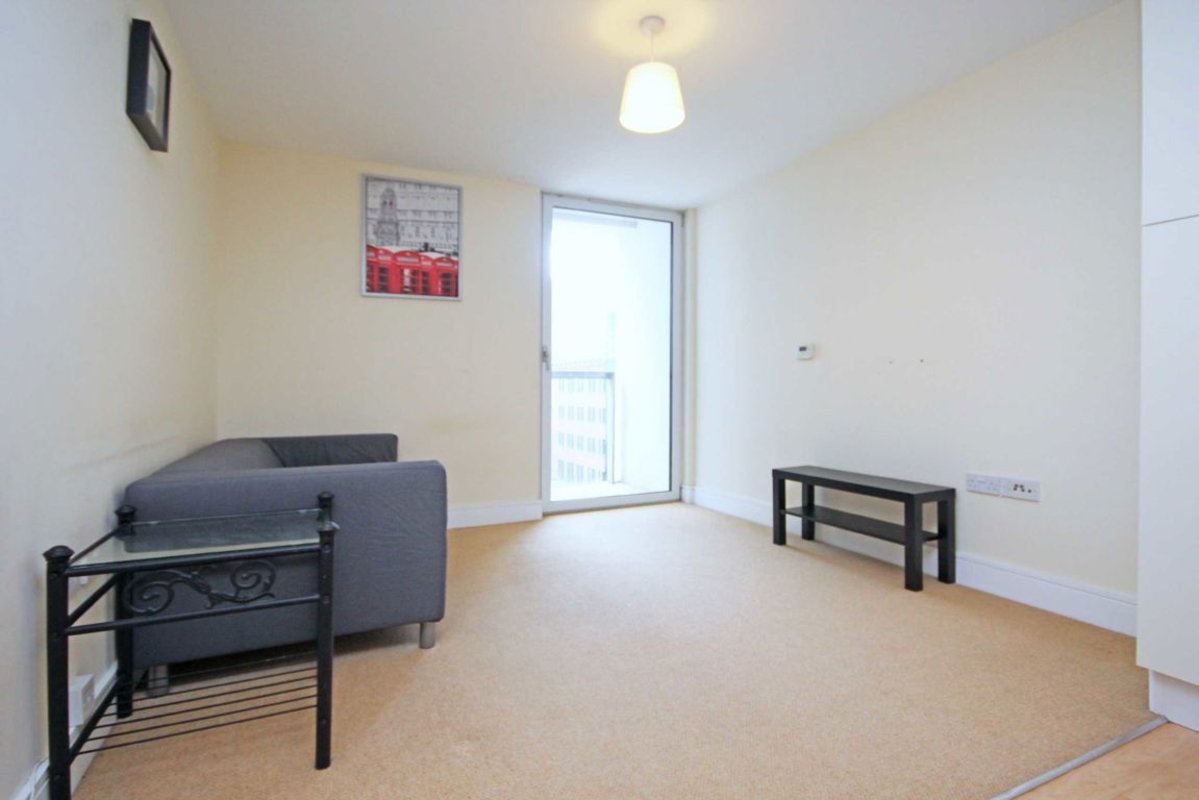 Flat to rent in Millharbour, London, E14 (Ref 270631) | Dexters