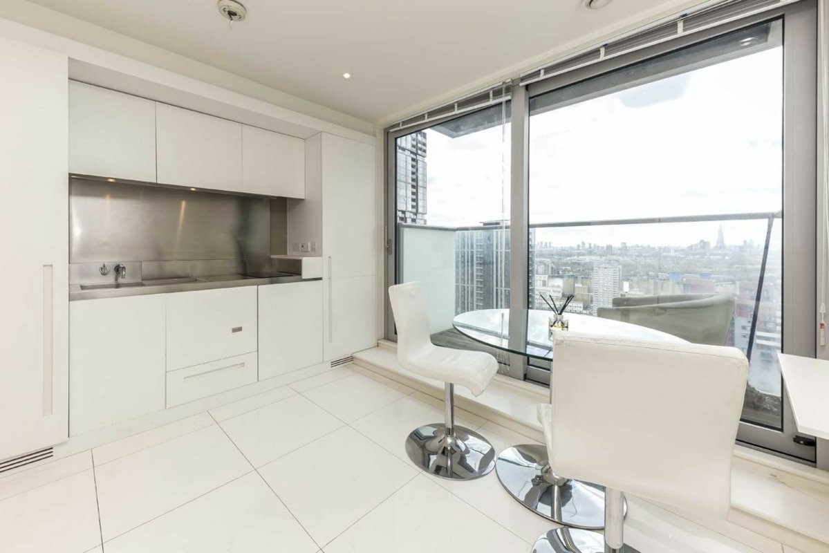 Flat to rent in Pan Peninsula Square, London, E14 (Ref 247426) | Dexters