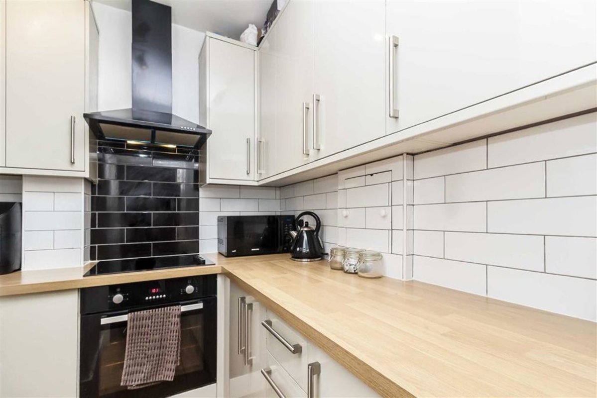 Flat to rent in Reardon Street, London, E1W (Ref 225770) | Dexters