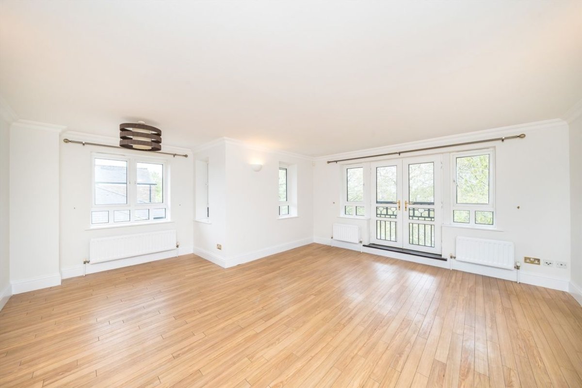 Flat To Rent In Samuel Gray Gardens Kingston Upon Thames KT2 Ref flat-to-rent-in-samuel-gray-gardens-kingston-upon-thames-kt2-ref