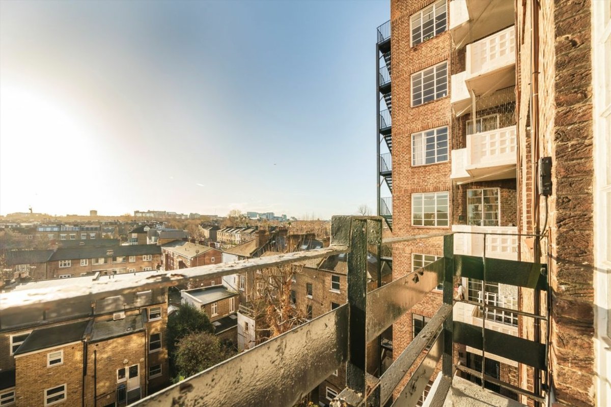 Flat to rent in Shepherds Bush Road, London, W6 (Ref 264025) | Dexters