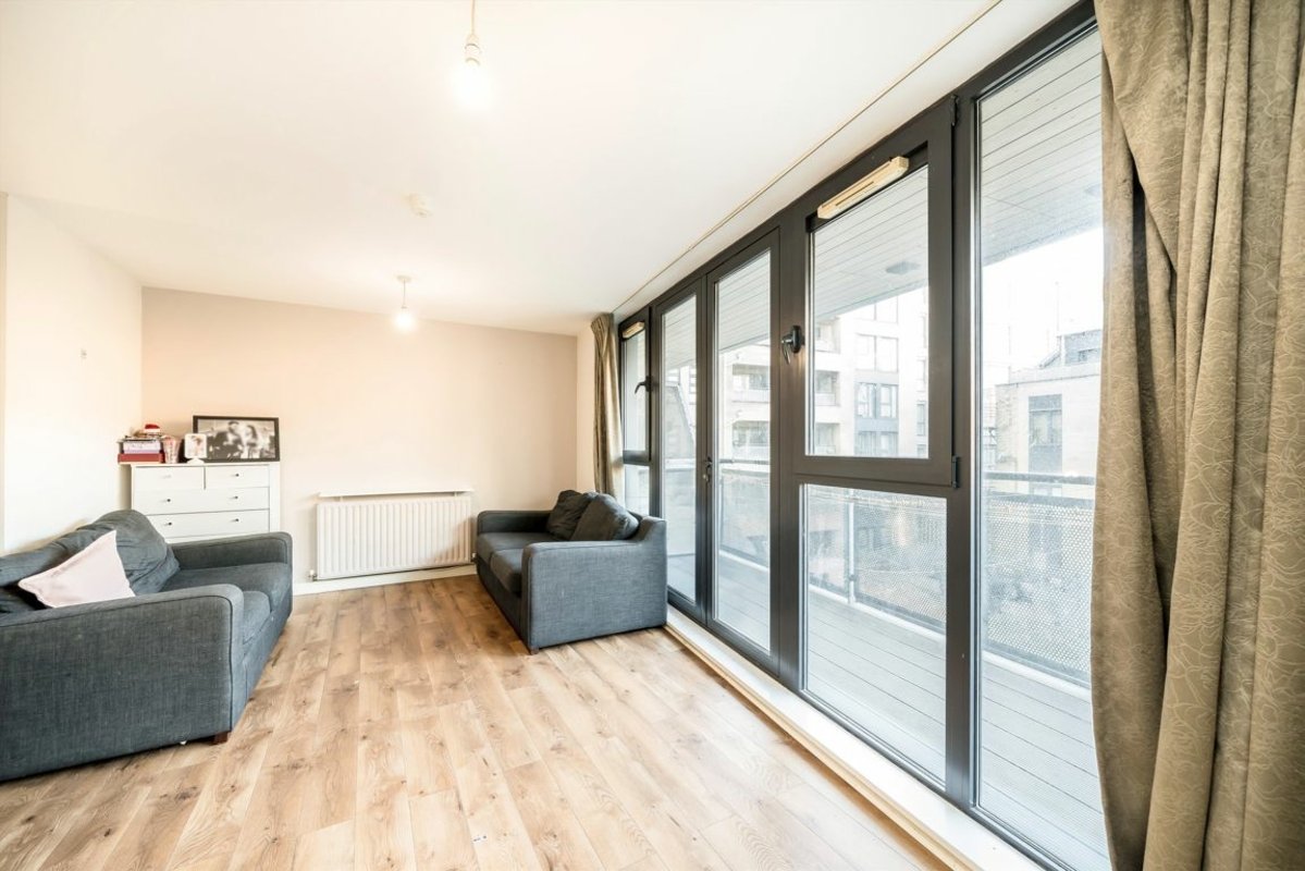 Flat to rent in Taylor Place, London, E3 (Ref 263758) | Dexters