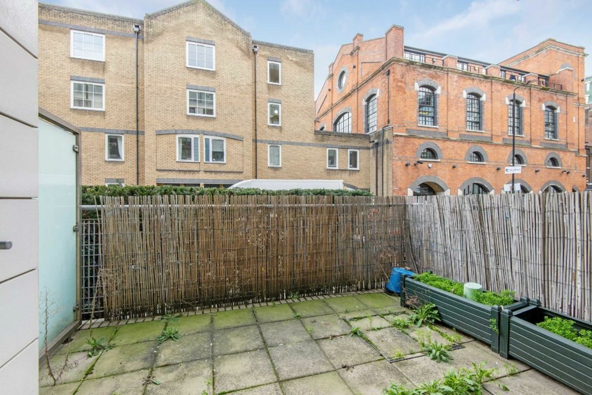 Flat to rent in Times Square, London, E1 (Ref 239341) | Dexters