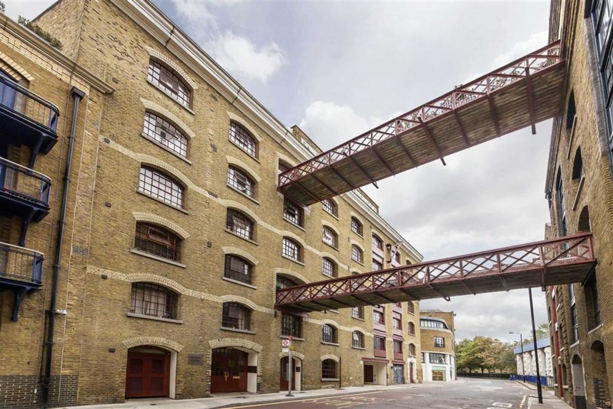 Flat to rent in Wapping High Street, London, E1W (Ref 221753) | Dexters